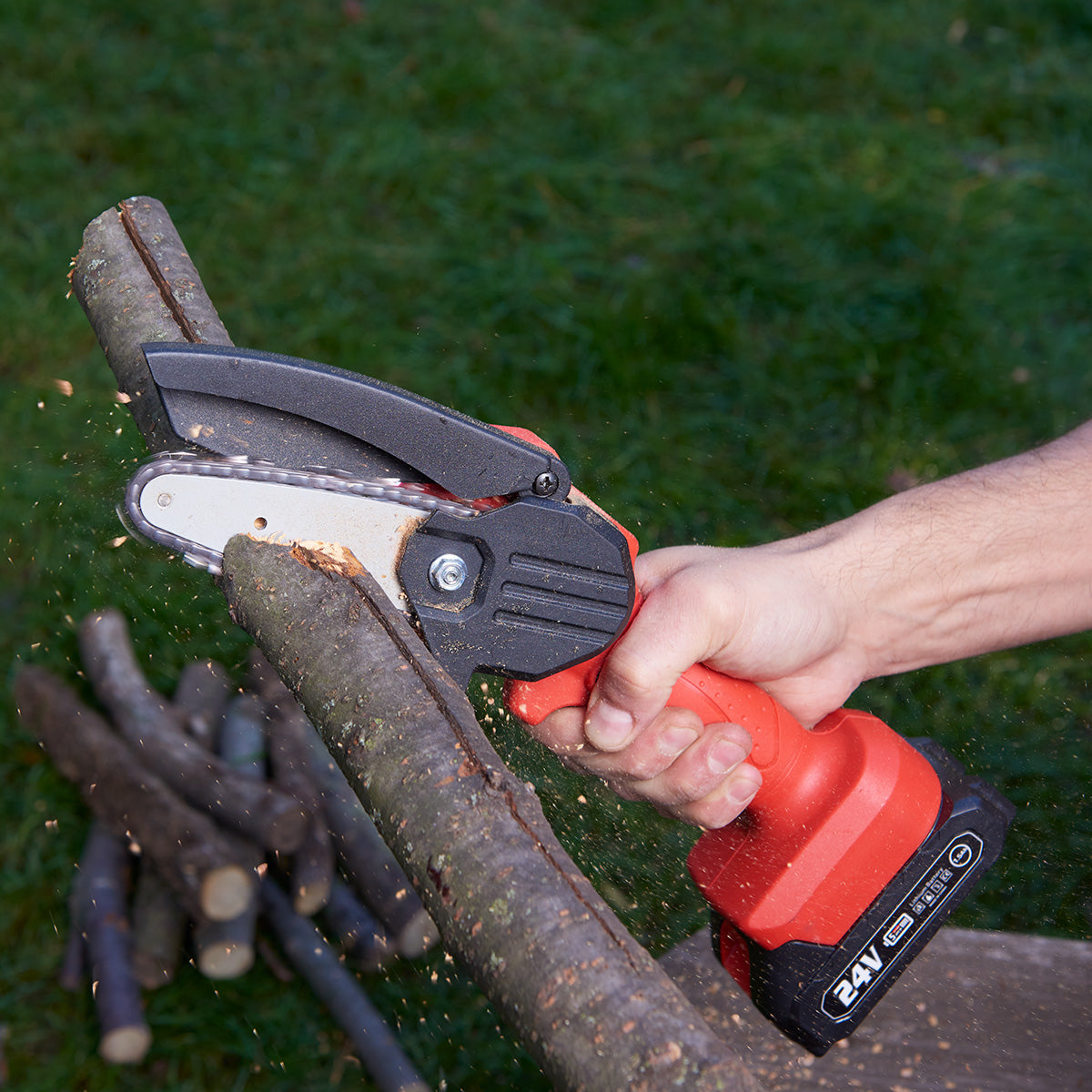 Mini Chainsaw Electric Trimming Tool Garden Cutting Device – Kidiora