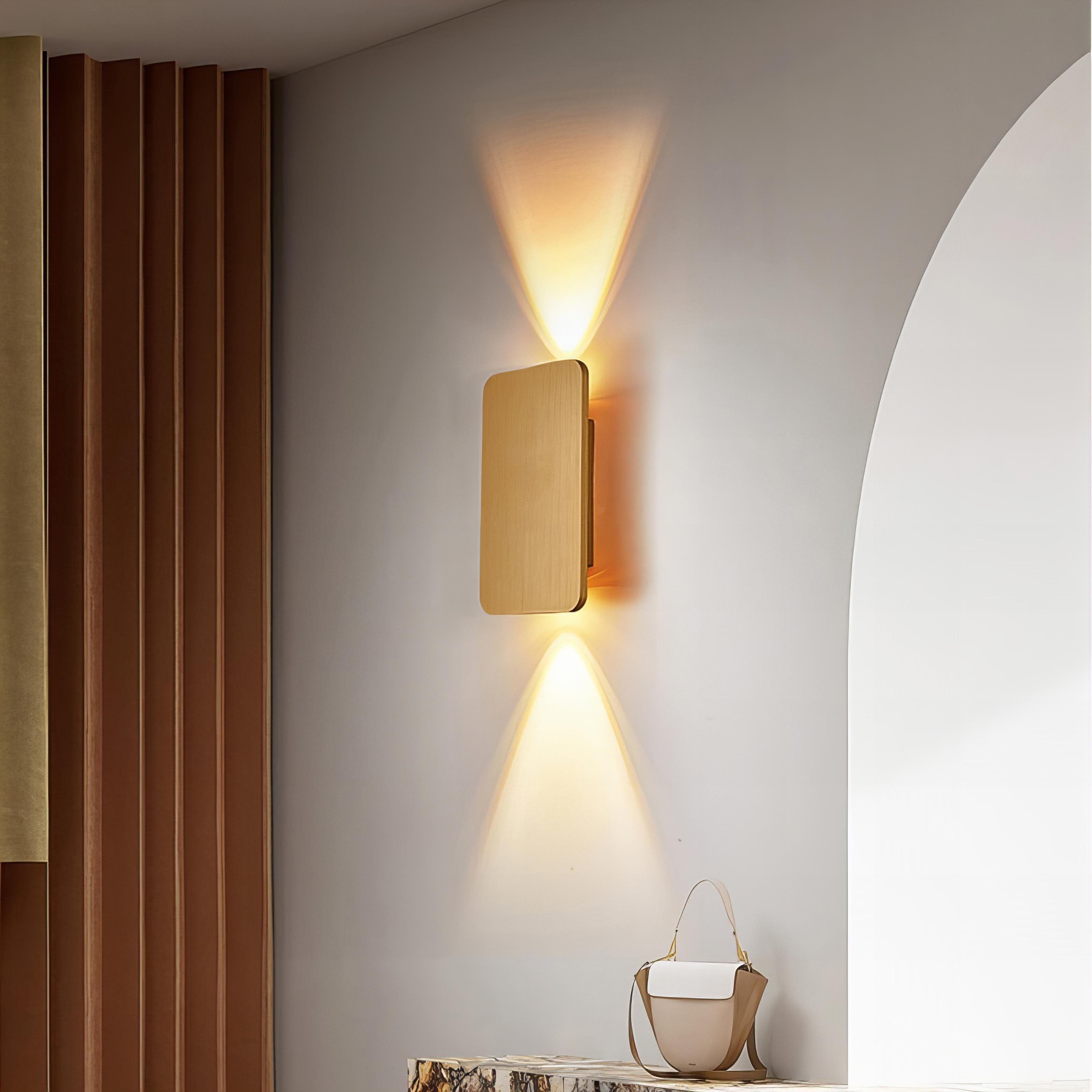 LED Wall Lamp in Minimalist Wood Design with Adjustable Light – Ideal ...